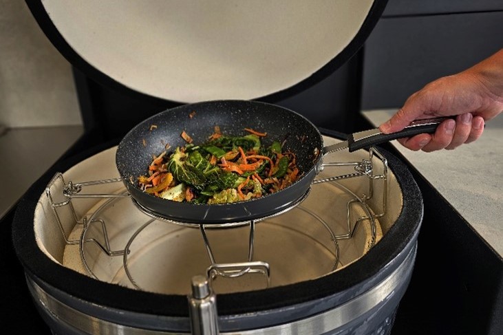 Using a Wok on your BBQ | Grillo Outdoor Kitchens AU